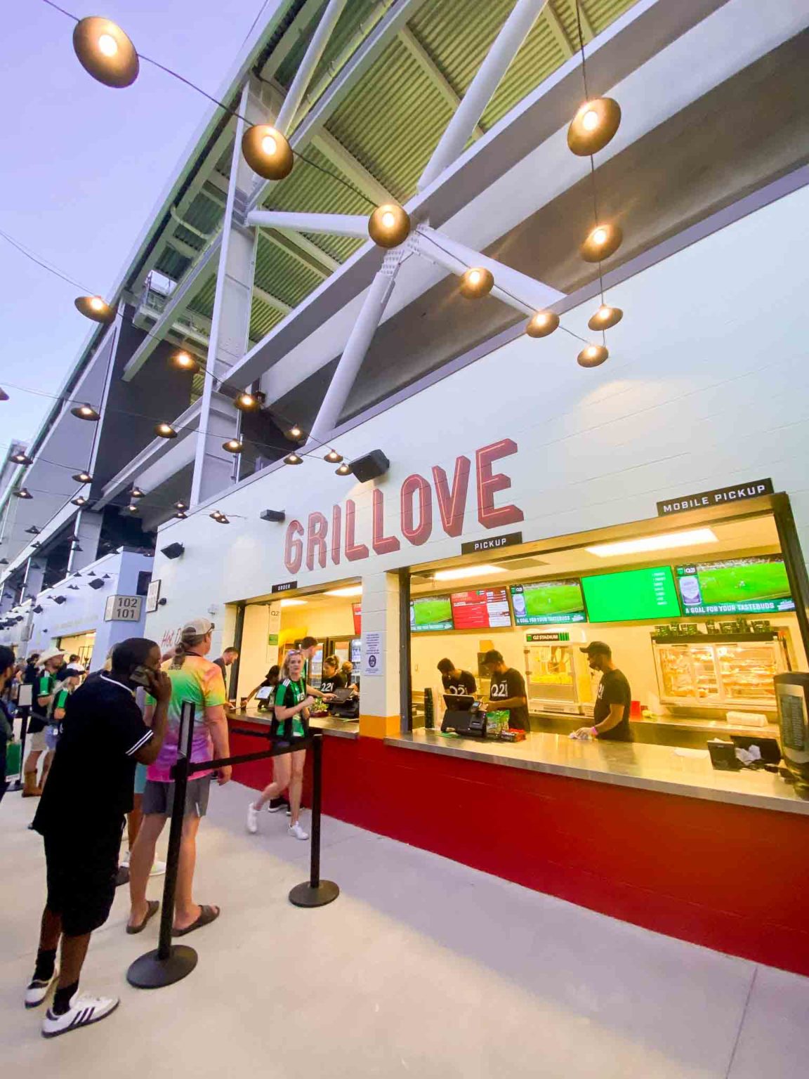 Food At Q2 Stadium: Here's A Look At What's Actually Offered In Austin ...