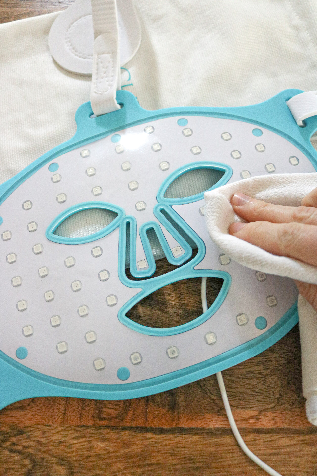 HigherDose Red Light Face Mask Review: Is It Worth It? - So Much Life